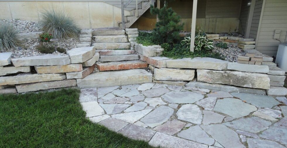 Chilton Weatheredge Outcropping Steps - Buechel Stone