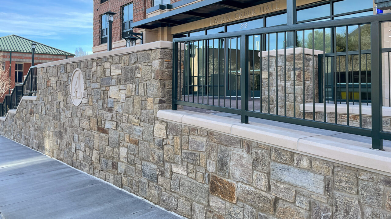 Highland Scotch Castle Rock - Buechel Stone